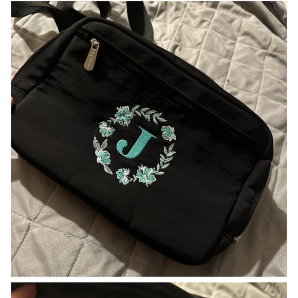 thirty-one | Bags | Classic Sling Bag By Thirtyone With J Monogram ...